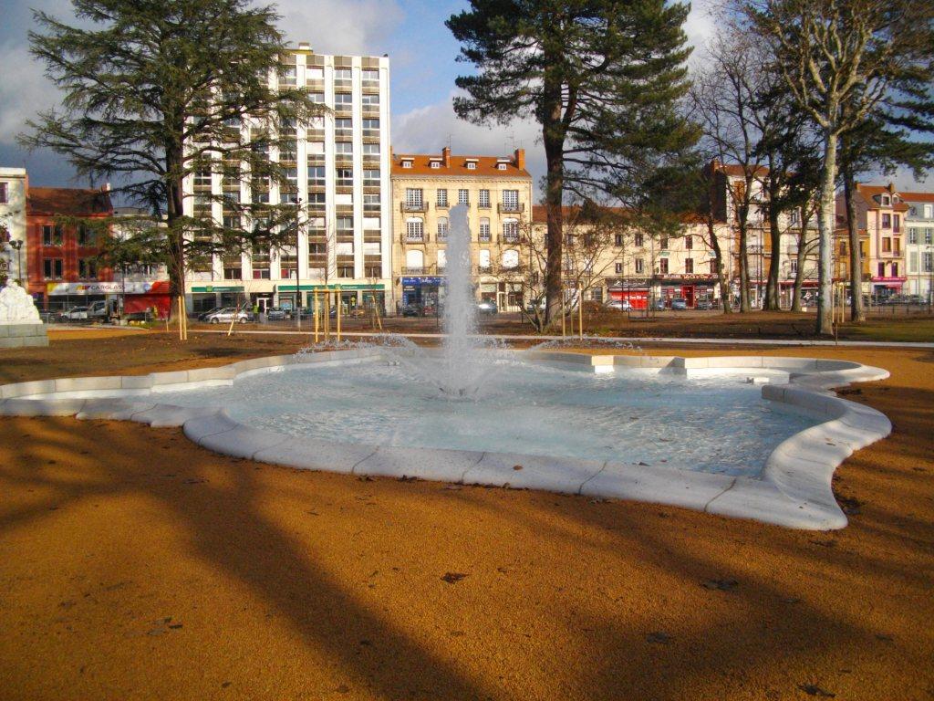 Réalisations de fontaines, pompes de puisage et baignades biologiques